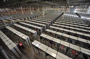 Incredible Photos Showing What Goes On Inside An Amazon Warehouse ...