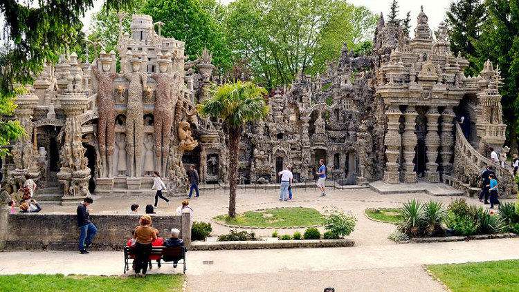 Ferdinand Cheval, the Man Who Spent 33 Years to Build a Palace