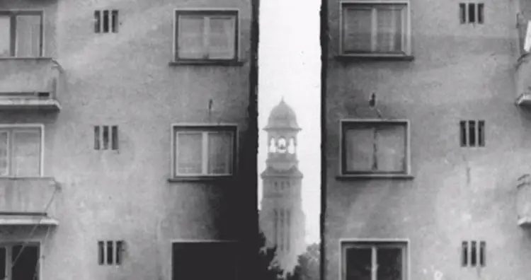 10 Simple Photographs with Mind-Blowing Backstories