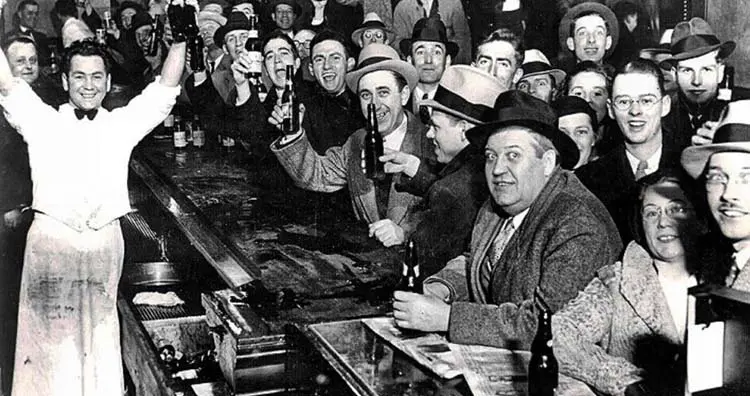 10 Amazing Pictures from History and the Backstories Behind Them