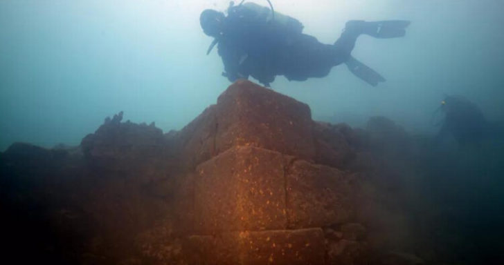 10 of the Weirdest Things Found in Lakes