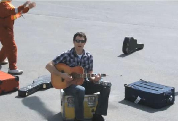 Dave Carroll Composed A Song Called United Breaks Guitars